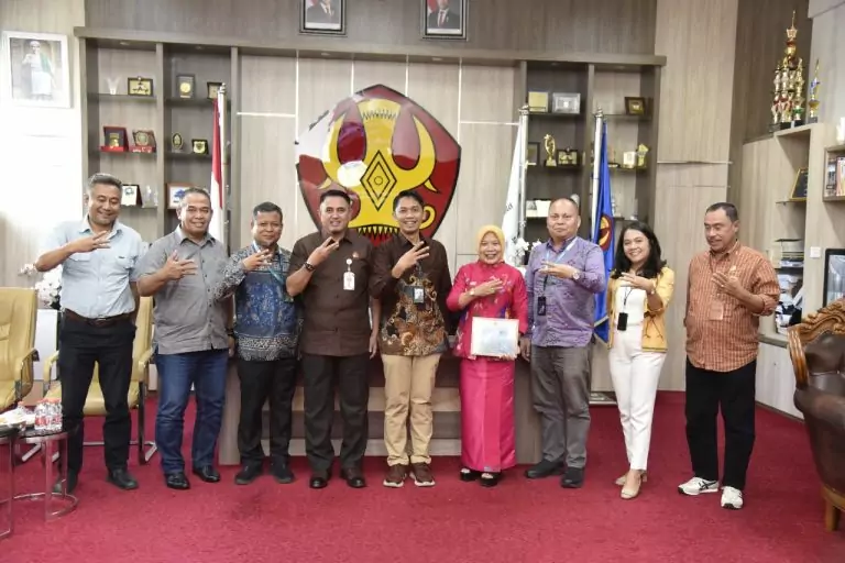 Teken Kerjasama dengan KPI dan Pegadaian, Untad Dorong Literasi ...